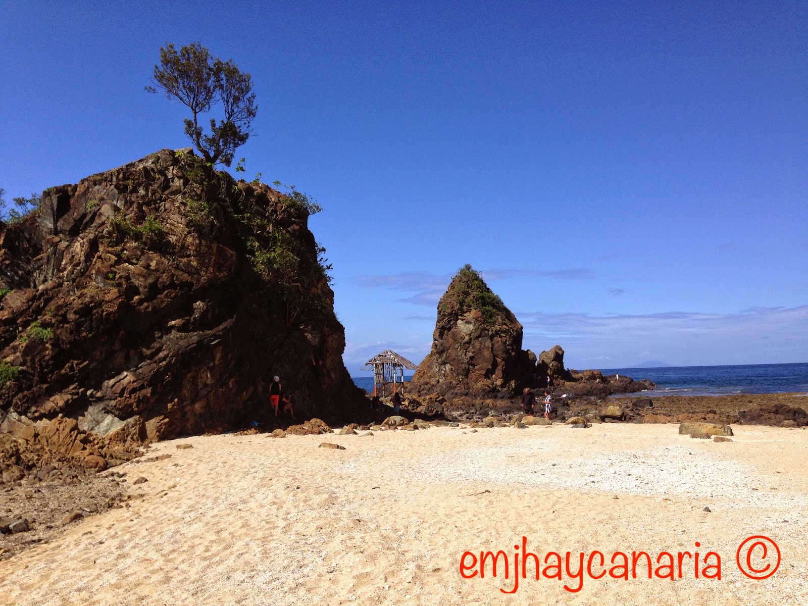 Titowew & Limelight: DIGUISIT BEACH & ROCK FORMATION - BALER AURORA